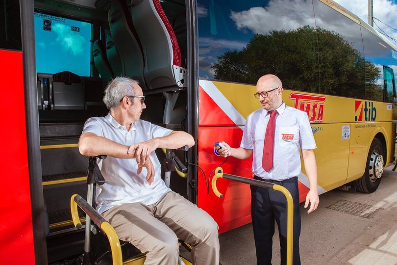 Menorca Buses and Services | from Airport | Routes and Timetables 2026